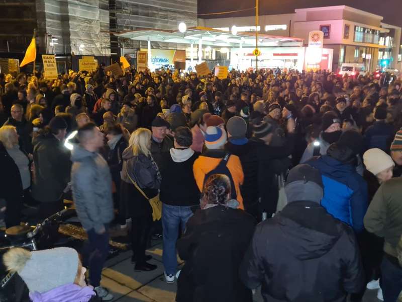 Heroes of East Wall Bring Dublin City to a Standstill | Irish People